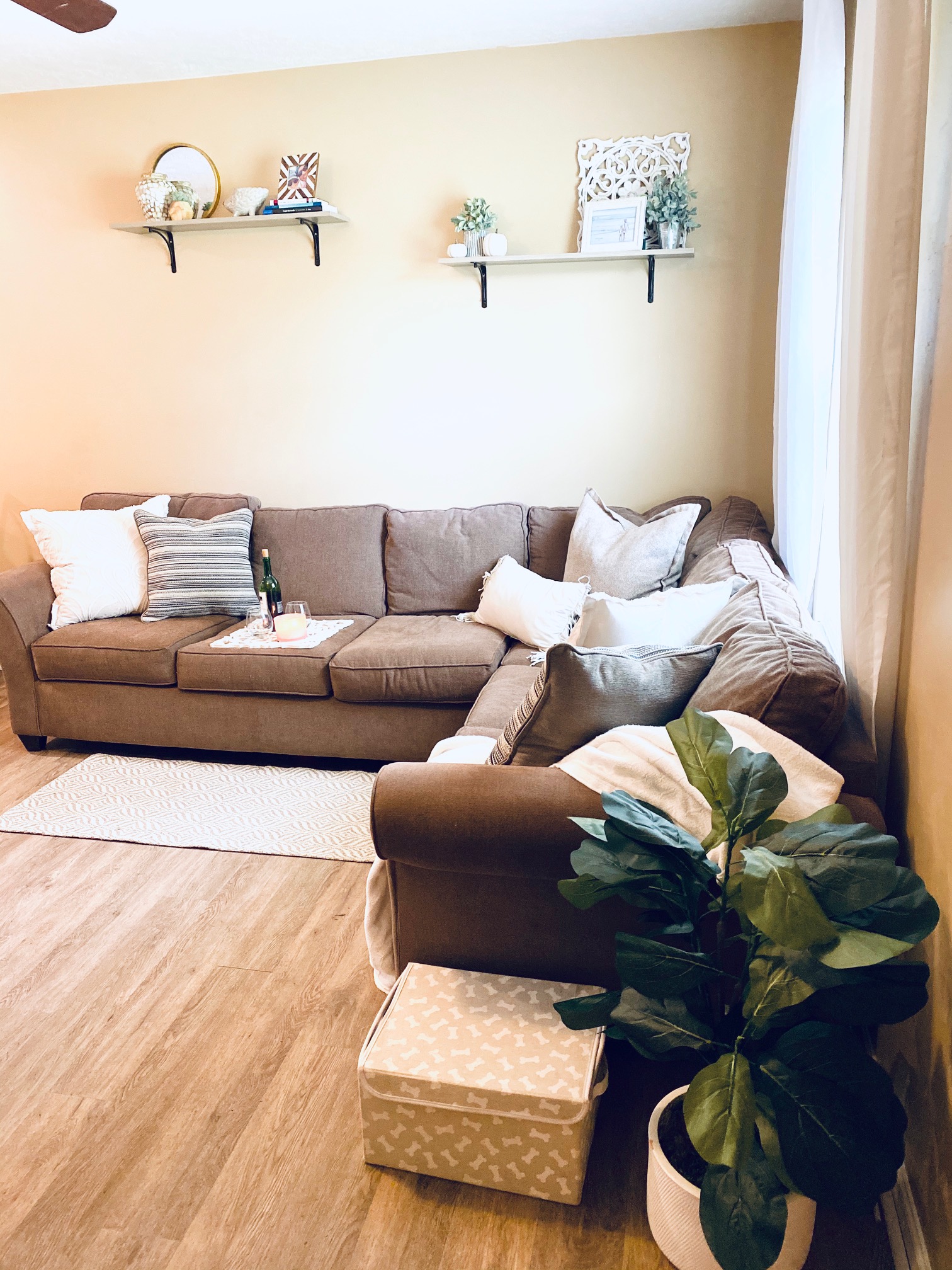 QUICK, EASY (& BUDGET FRIENDLY) HOME STYLING AND DECOR TIPS - Not young ...