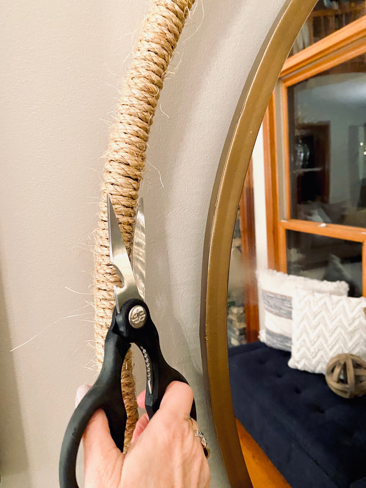 ROPE MIRROR DIY - Not young, not old...somewhere in between